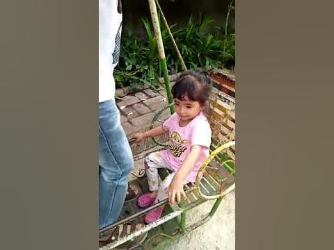 Kiki dan Aqilla bermain ayunan - YouTube