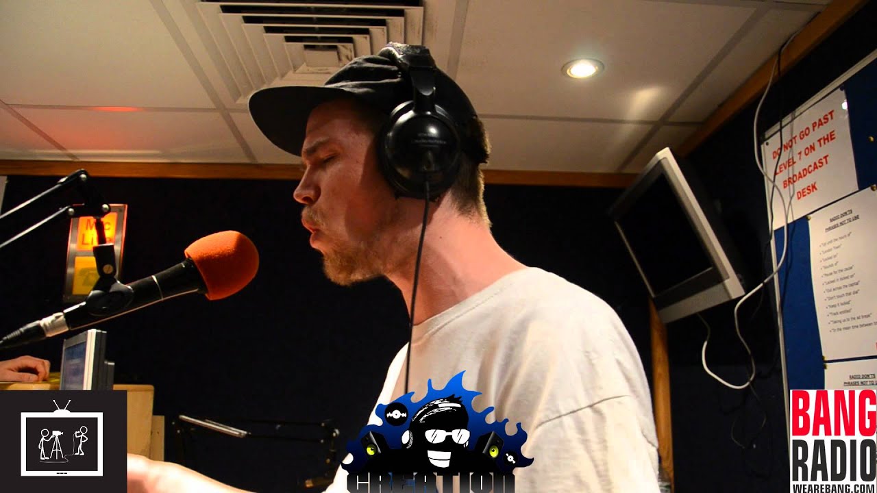 Fliptrix Freestyle [2 Skinny Guys And A Camera] - YouTube