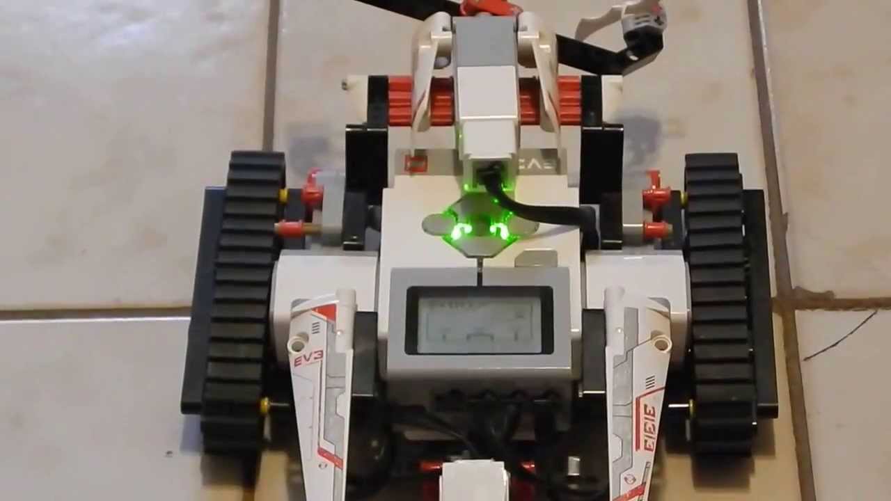 EV3 TRACK3R w/Remote - YouTube
