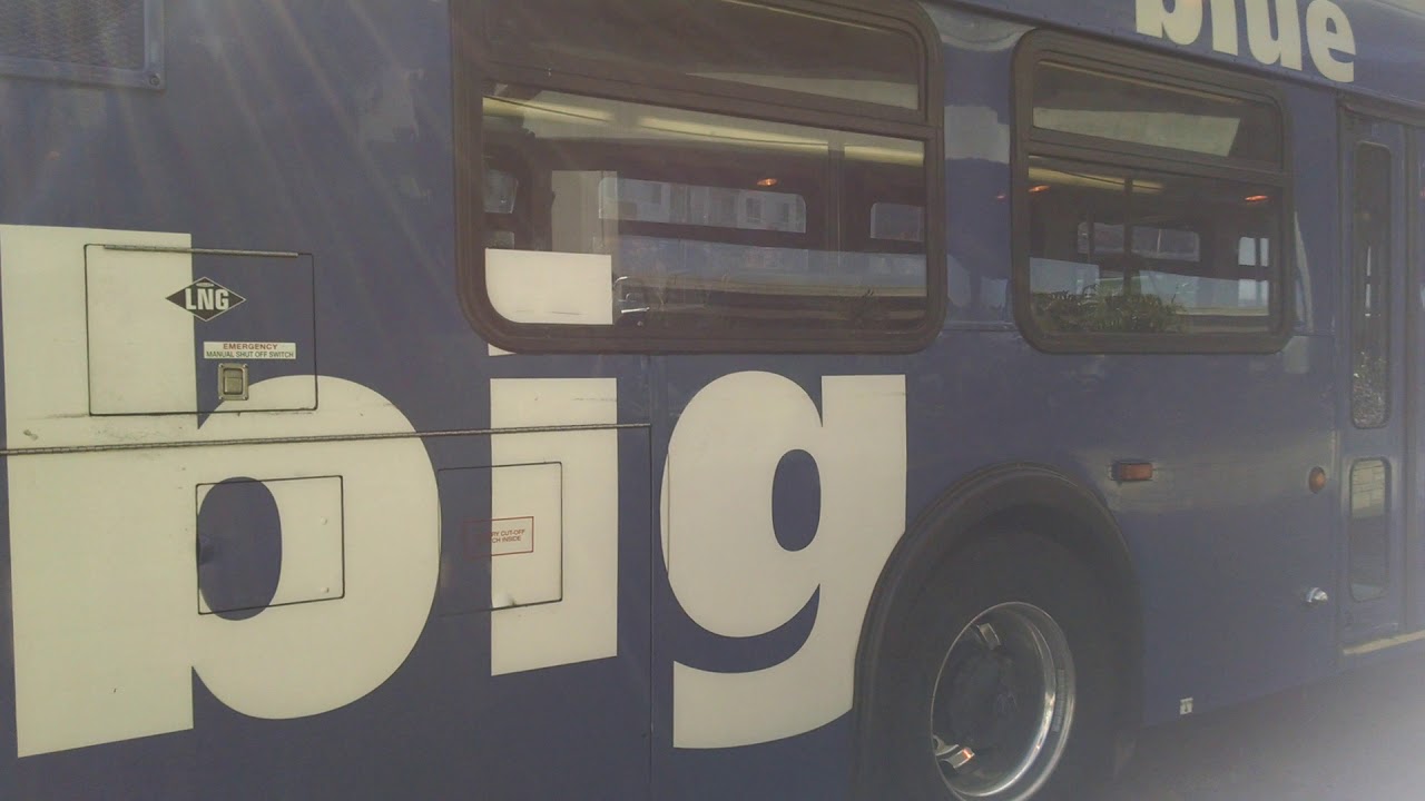 Santa Monica's Big Blue Bus 2005 New Flyer L40LF #4070 - YouTube