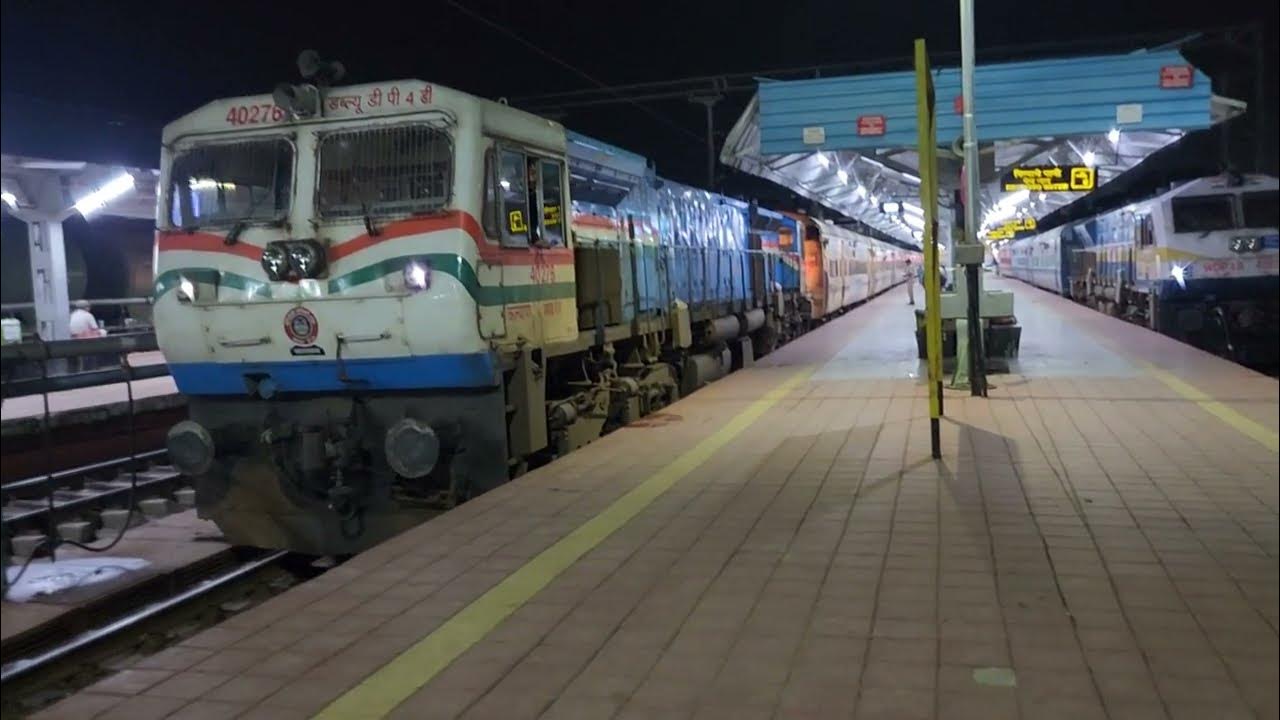 11139 Mumbai CSMT - Hospet Express leaves Solapur with Tricolor liveried Kalyan WDP4D - YouTube
