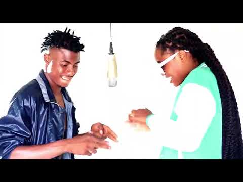 Anna c Zambia ft Man Muze Rapper-Zyakuyandwa Yandwa.mp4