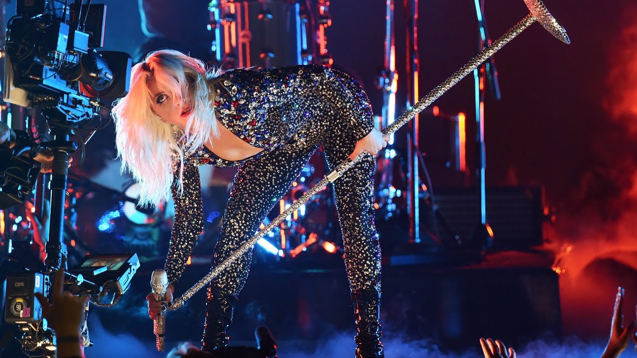 Lady Gaga's "Shallow" Oscars Performance with Bradley Cooper is Sure to ...