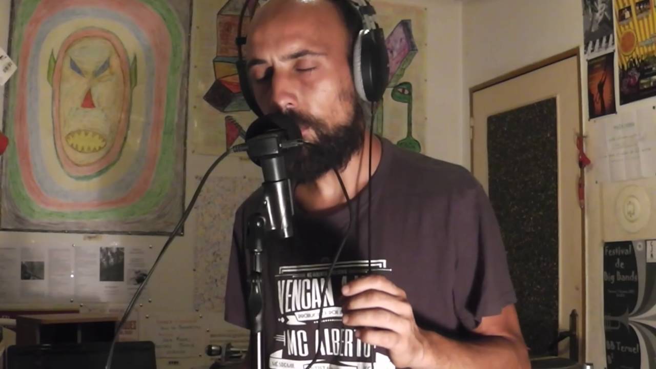 Blues beatbox looper - "Make it simple." - YouTube