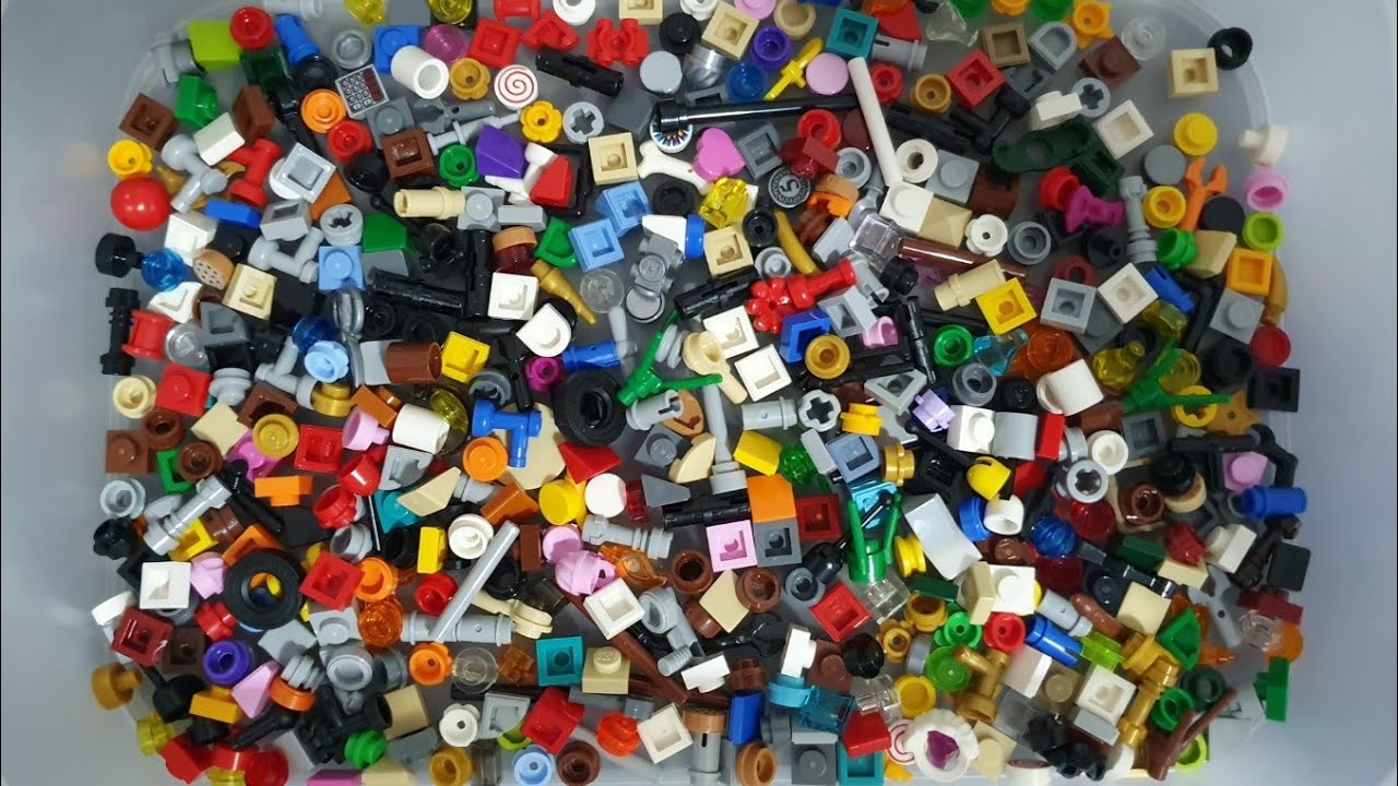 LEGO Speed Sorting 500+ Extra Lego Pieces from Various Sets - YouTube