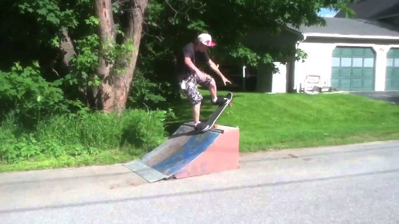 Blunt Stall on Quarter Pipe - YouTube