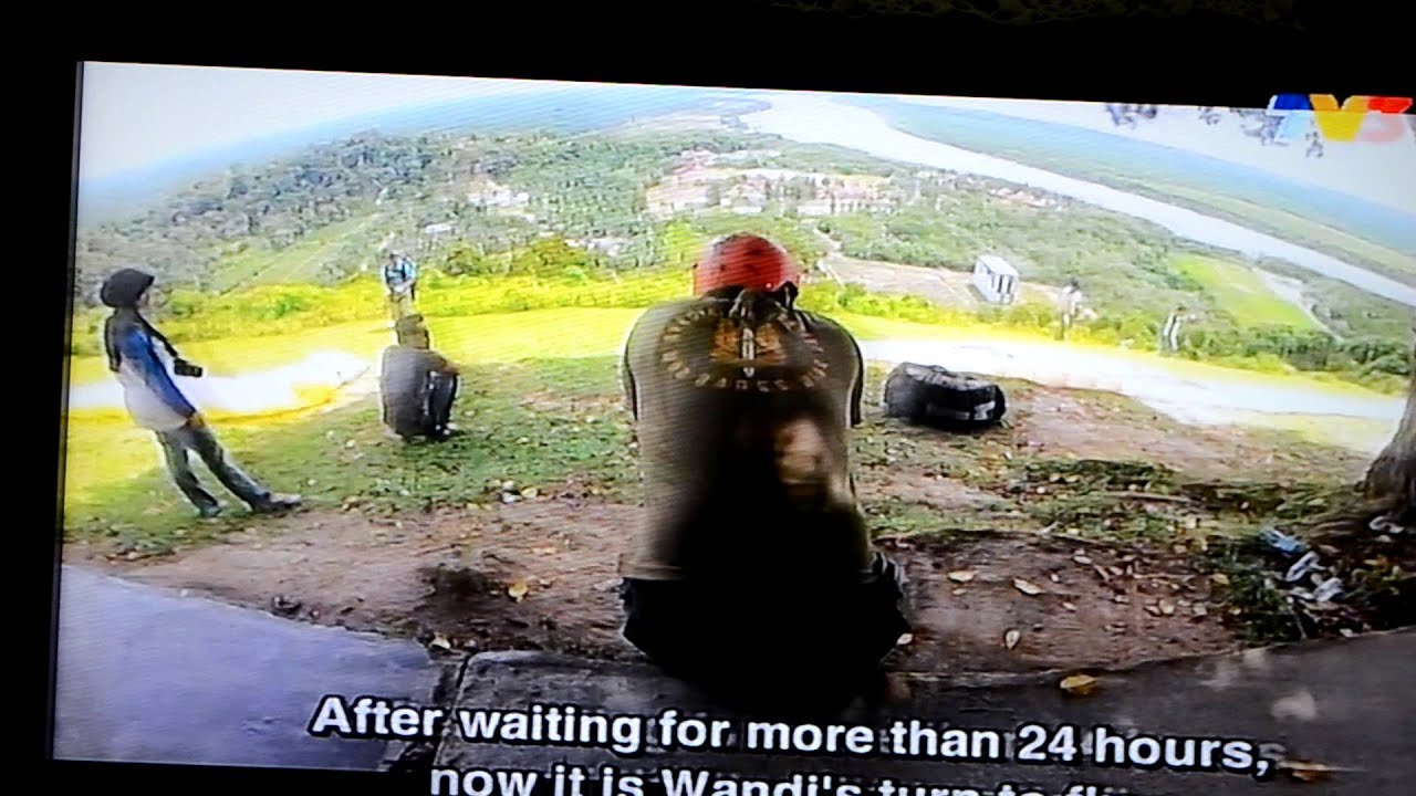 Luncur Angin Majalah 3 TV3 2012 [2]. - YouTube