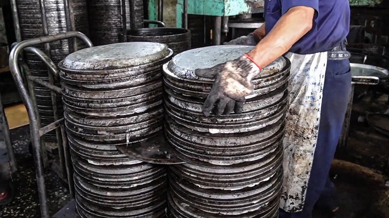How sesame oil is made / 麻油製作 - Taiwanese sesame oil factory - YouTube