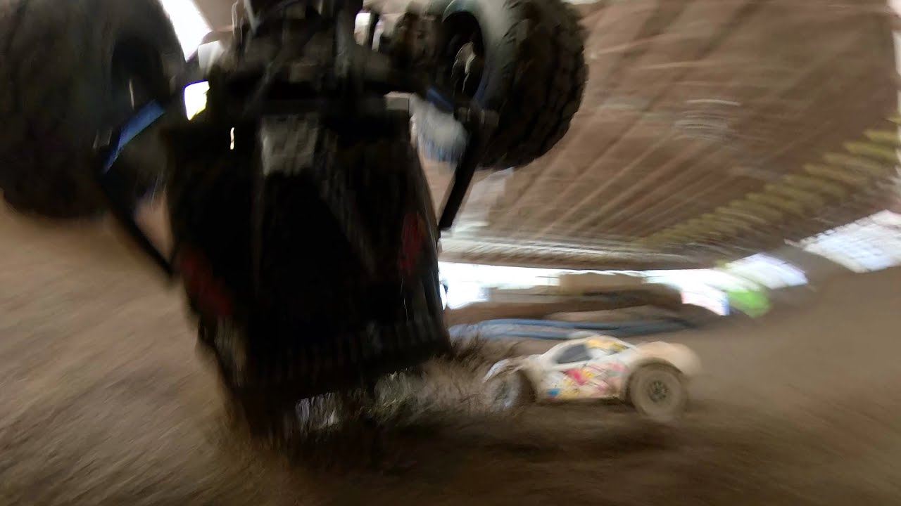 Losi Lasernut / Losi Rock Rey - POV at Insanity Race Track in Boonton ...