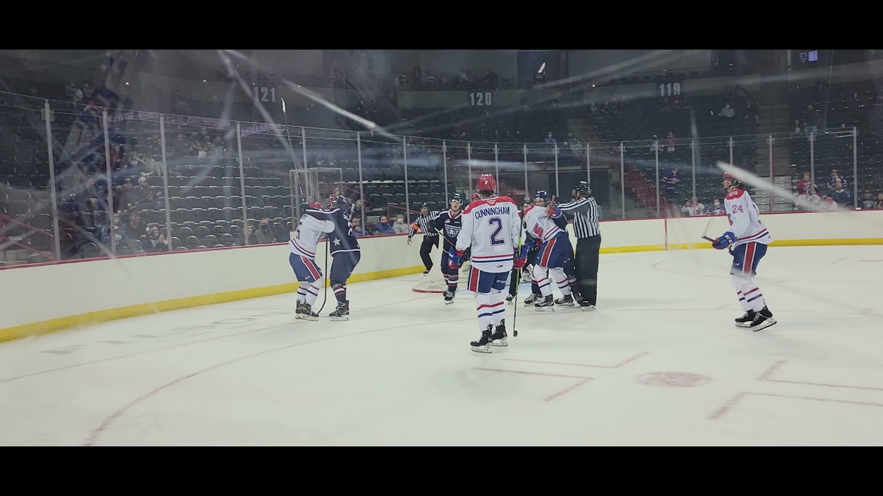 Spokane Chiefs & Tri City Americans fight - YouTube