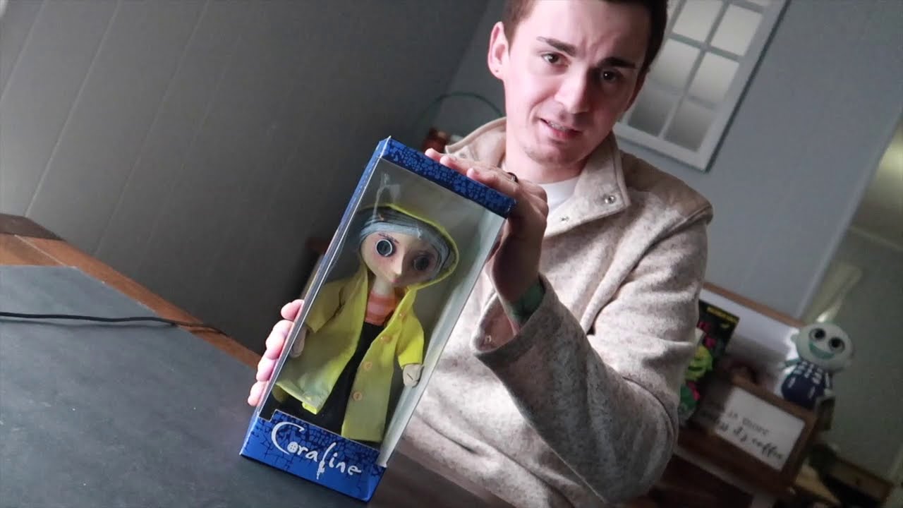 Coraline Little Me Doll NECA unboxing - YouTube