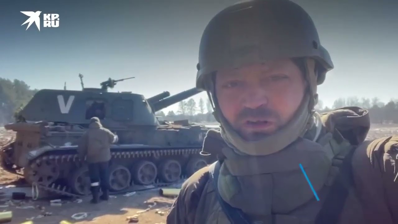 Russian 2S3 Akatsiya 152mm howitzers firing Krasnopol laser-guided ...