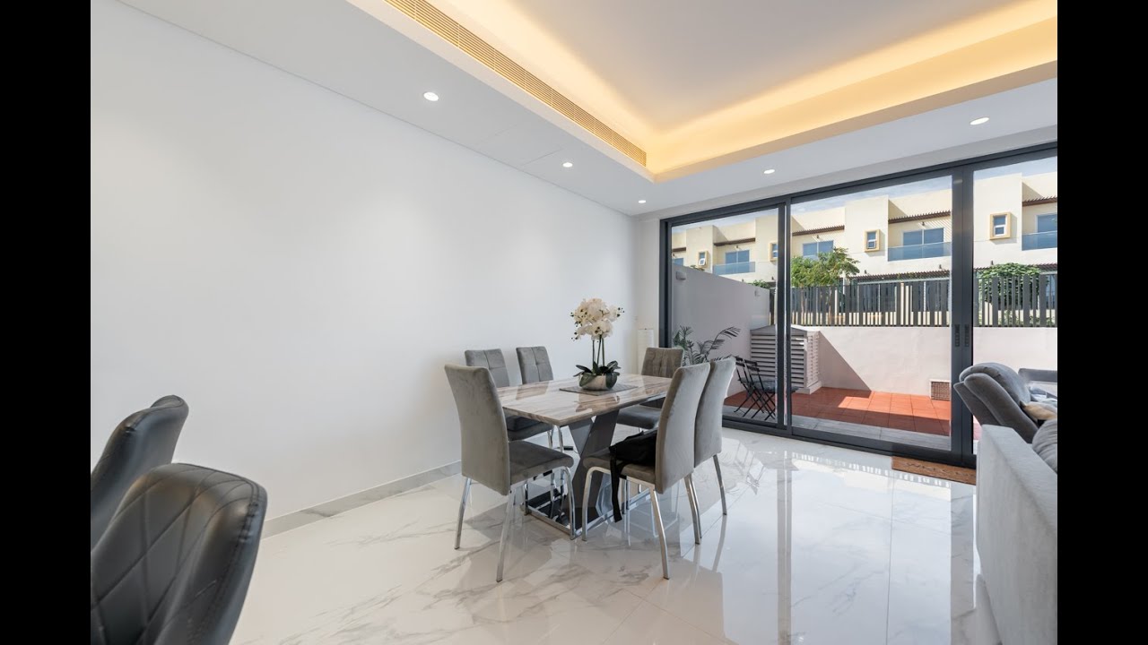 Spacious | Vacant on Transfer| Exceptional Finish - YouTube