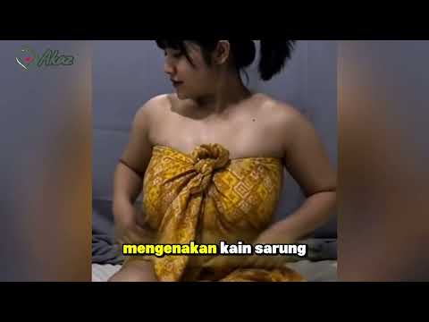 Bunda sedang lakukan pijat terapi di rumah kontrakan