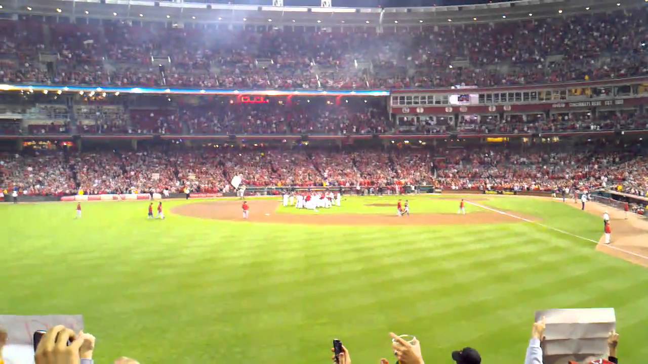 2010 Cincinnati Reds clinch the National League Central - YouTube
