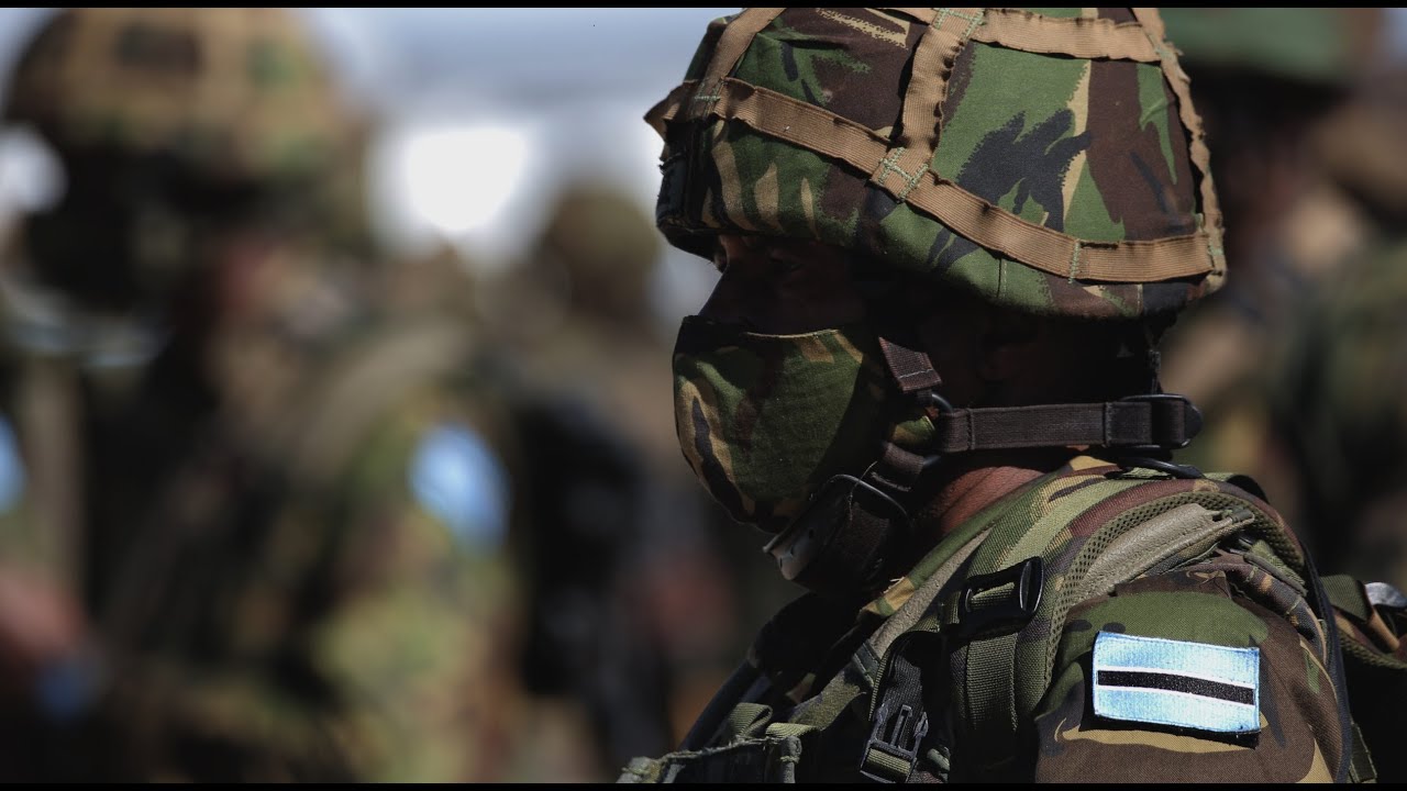 Botswana Defence Force Air Assault - YouTube