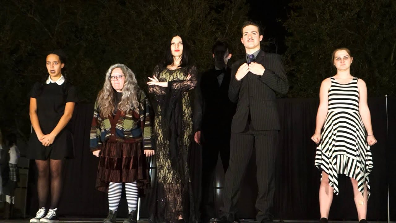Avery Vaughn as Gomez Addams and Hailee Weber as Morticia Addams - YouTube