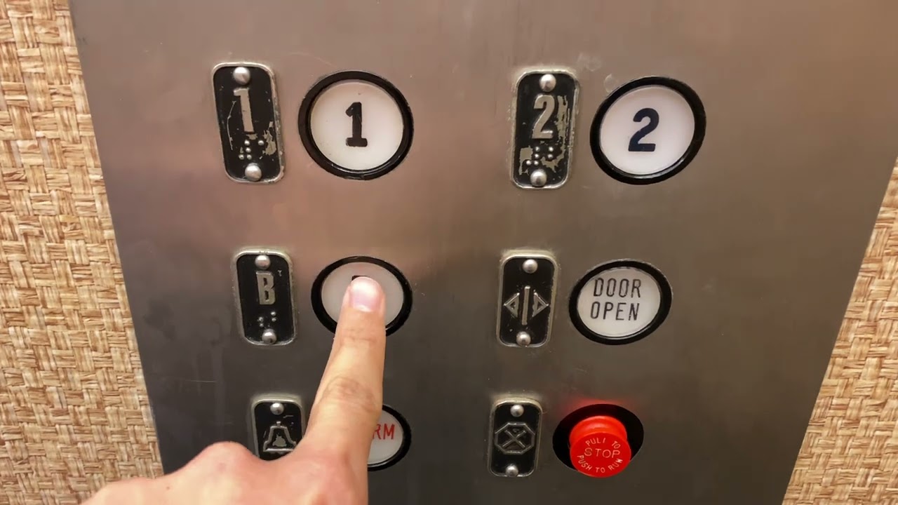 Vintage Fairhall Hydraulic Elevator @ Clock Tower Center DACC, Danville ...