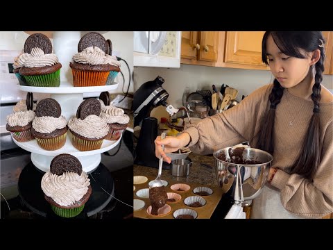Kate Made the BEST Homemade Cupcakes! | Janet and Kate - YouTube