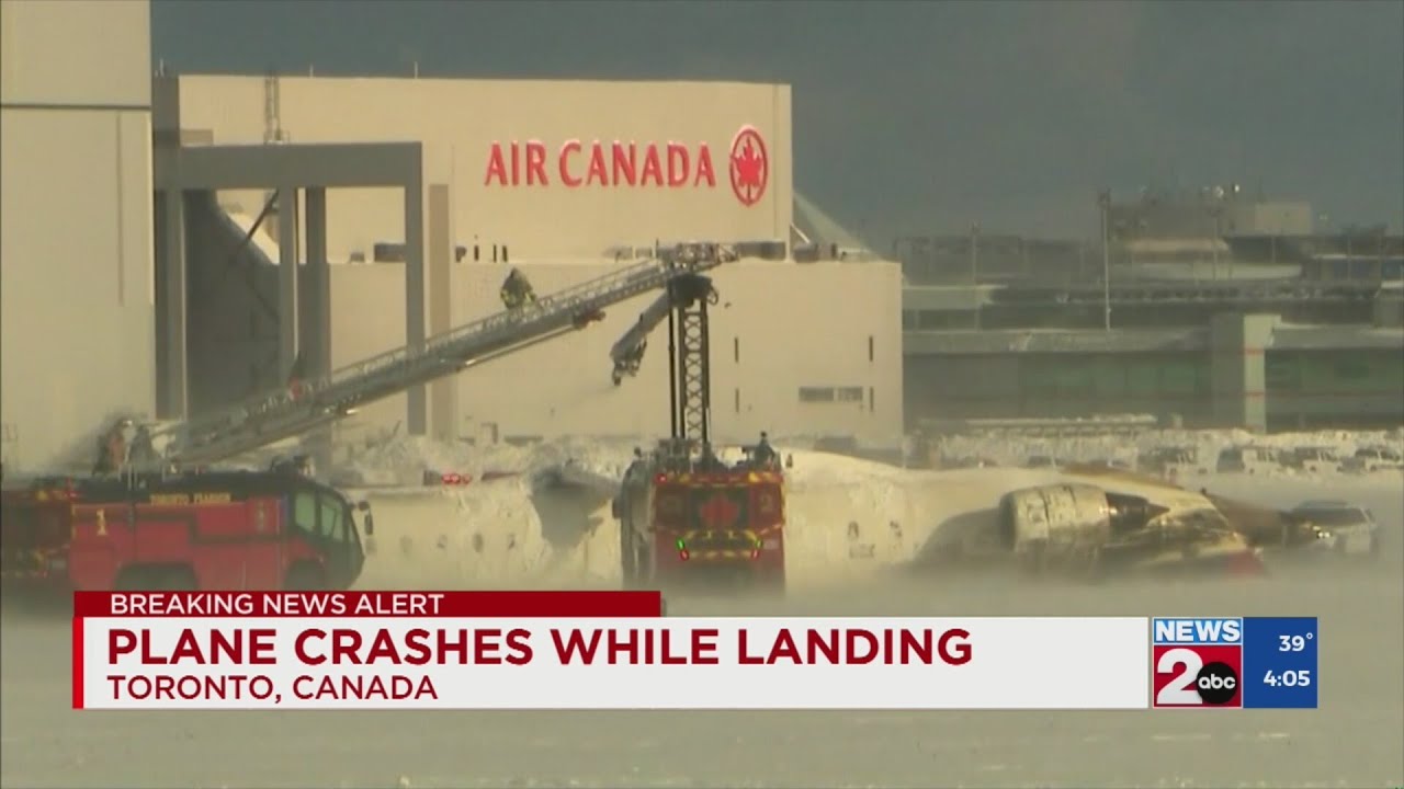 Delta flight crashes while landing at Toronto airport - YouTube