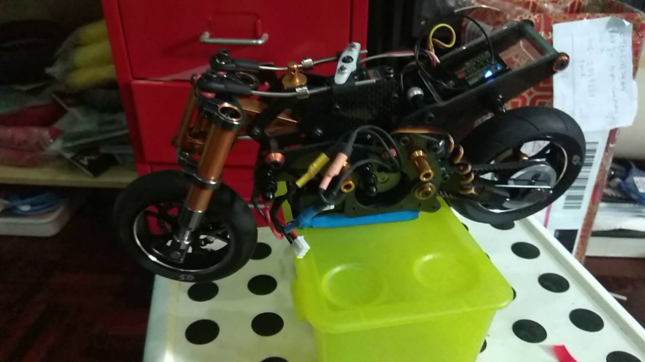 ZH racing 1/8 electronics and steering test - ready for track - YouTube