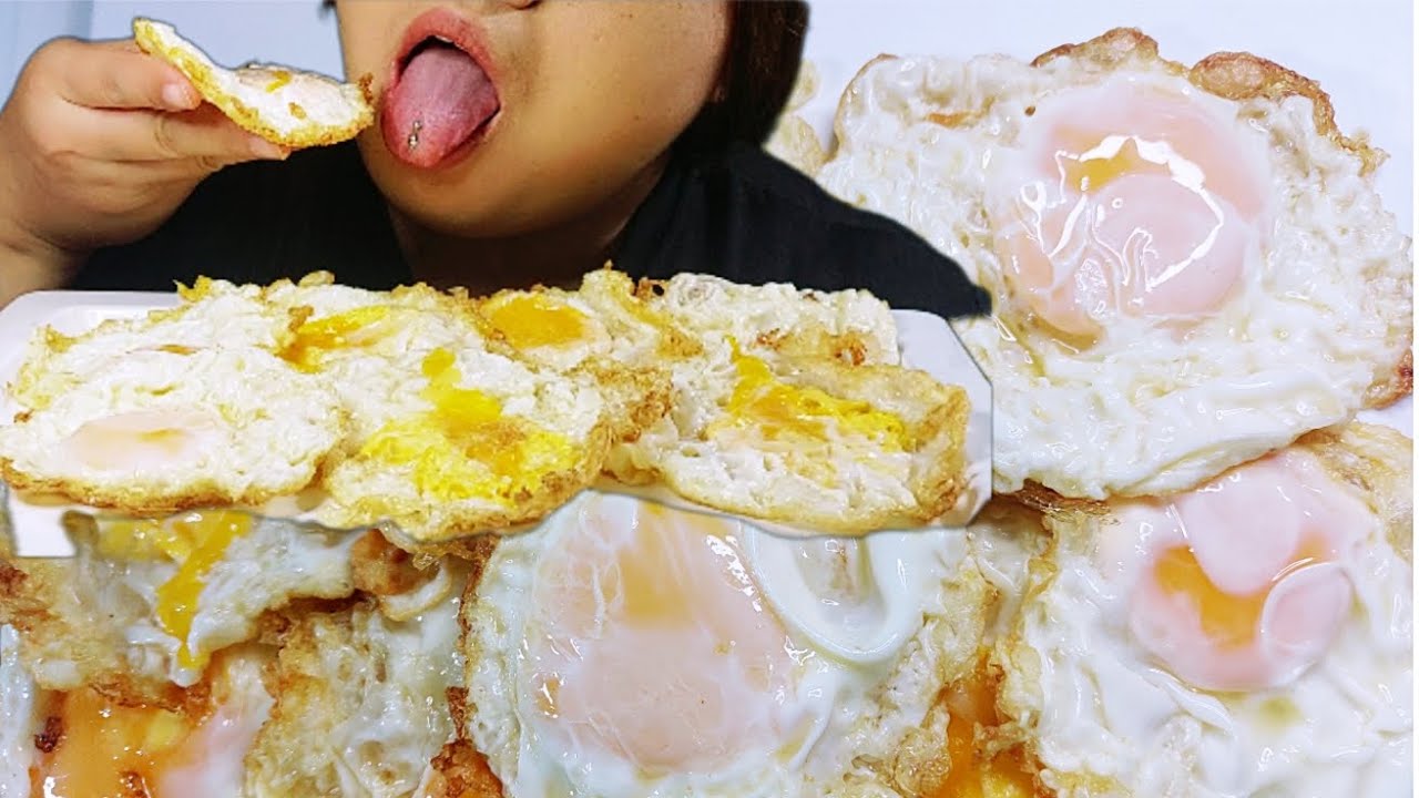 ASMR EATING||FRIED EGGS - YouTube