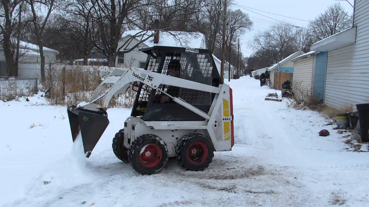 Bobcat 440B skid loader - YouTube