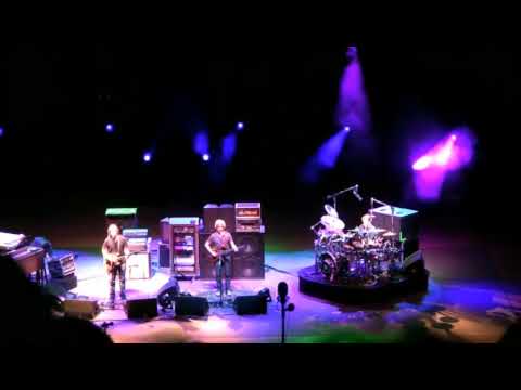 Phish - Bouncing Around the Room - Red Rocks 8/2/09 (Multicam) - YouTube