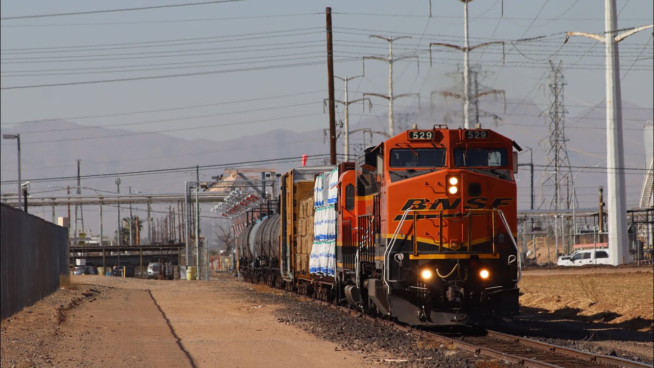 Trains in Glendale, AZ 11/12/24 Feat. BNSF 529 w/ RS3L & BNSF 5797 w/ NF K5HL leading HPHXBEL w ...