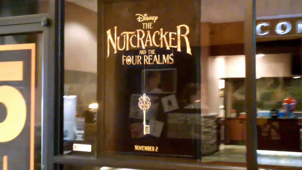 Westridge Mall Fergus Falls Minnesota and most stores are closed. - YouTube
