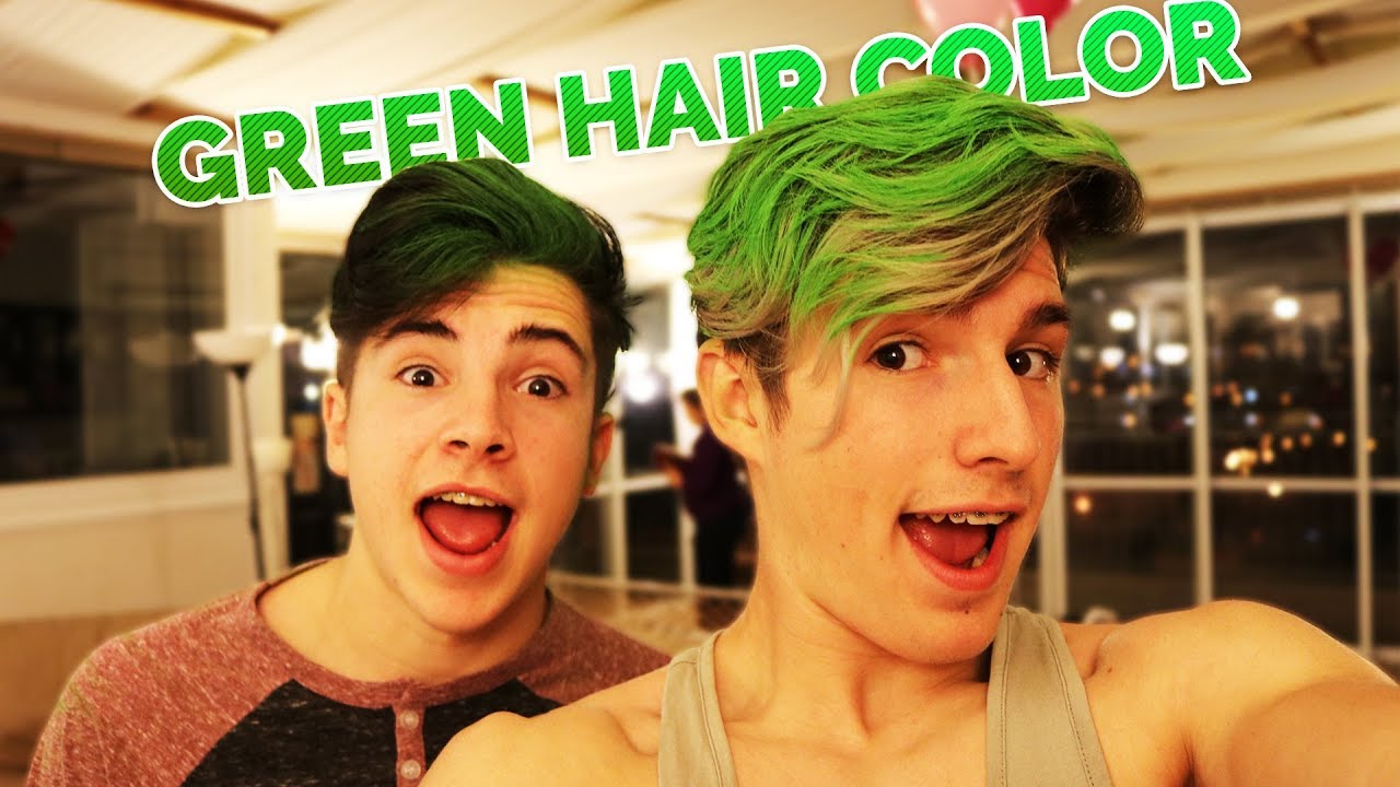 COLORING HAIR TO GREEN ! ( PRANK ON MOM ) - YouTube