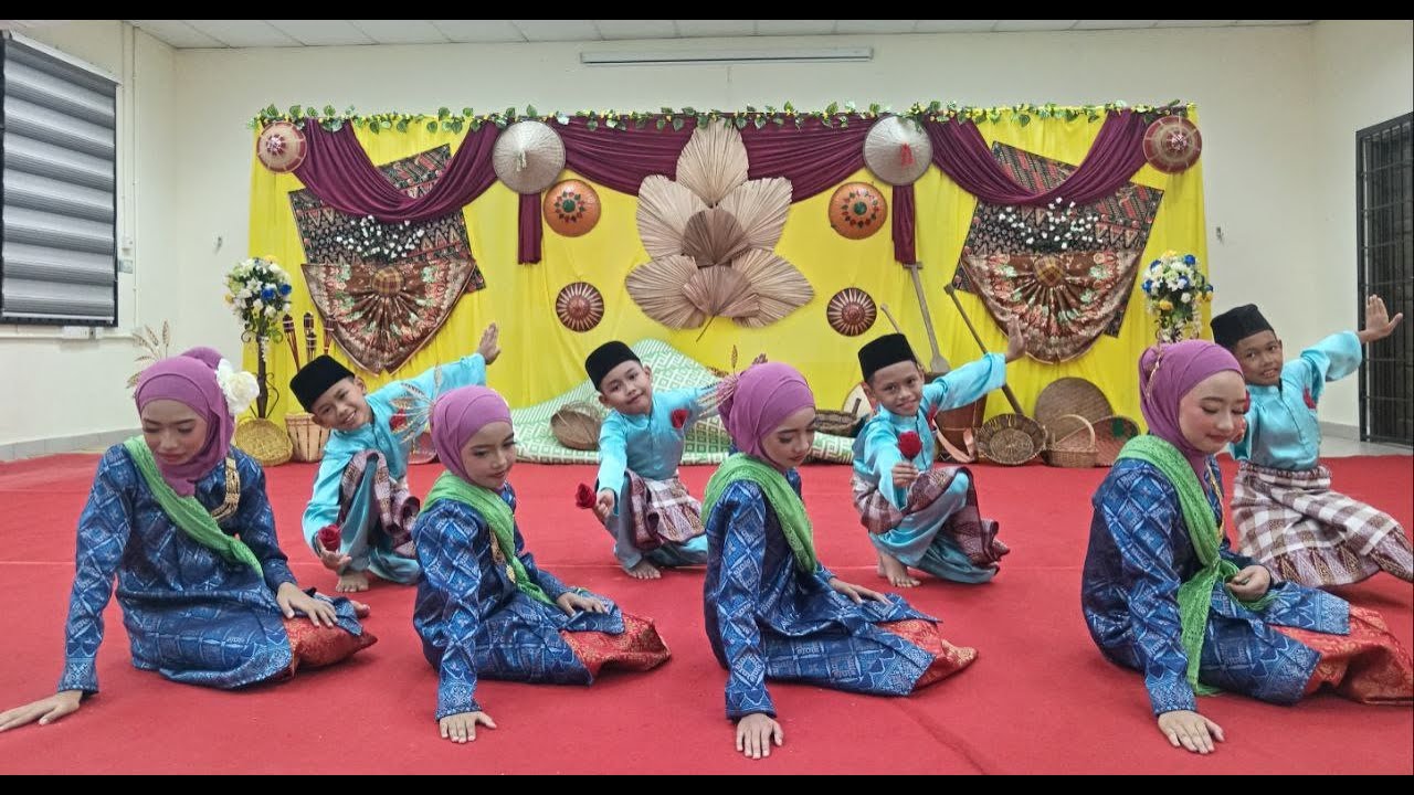 TINGKAH BERTANDAK - AWDA ARCADIA TEAM - YouTube