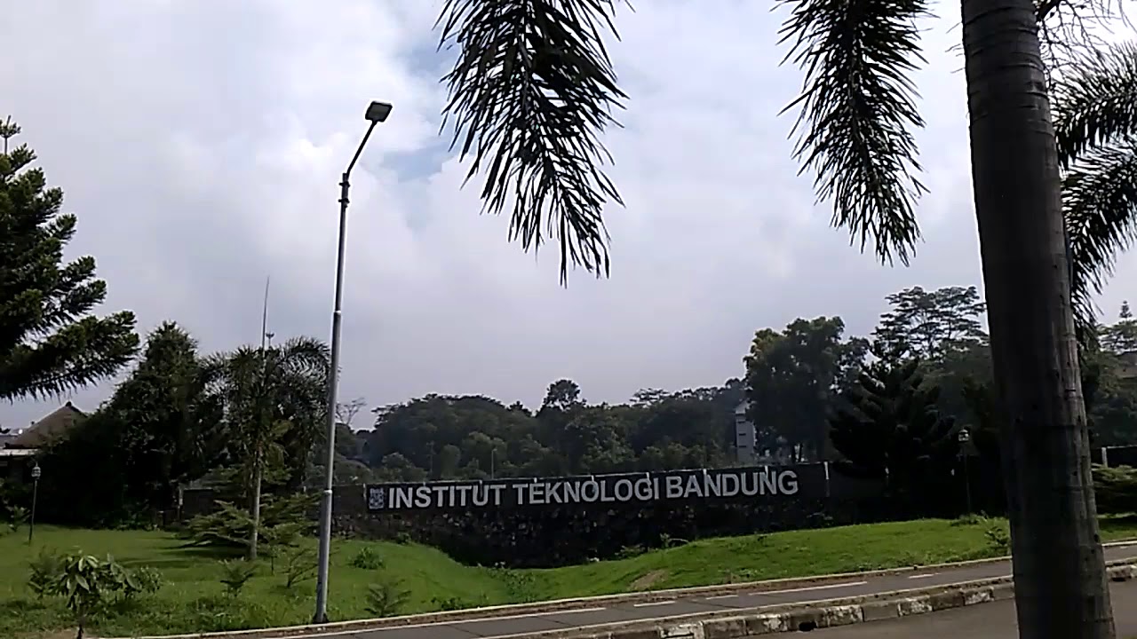 Indahnya di depan gerbang INSTITUT TEKNOLOGI BANDUNG sa,at ini - YouTube