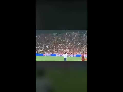 DELİ Mİ NE  Liverpool chelsea maçında sahaya indigi tüm anlar.