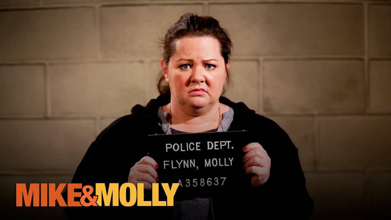 Molly Gets Arrested | Mike & Molly - YouTube