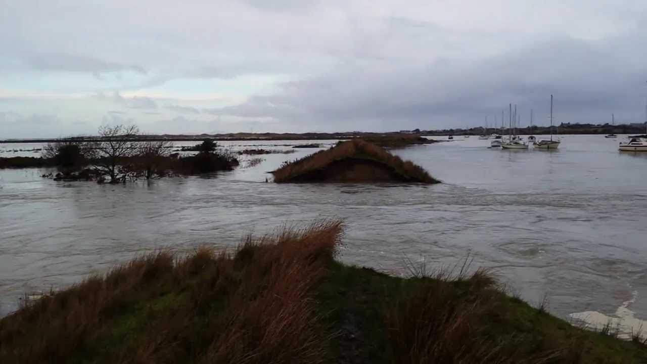 PENSARN HARBOUR BREACH 2014 - YouTube
