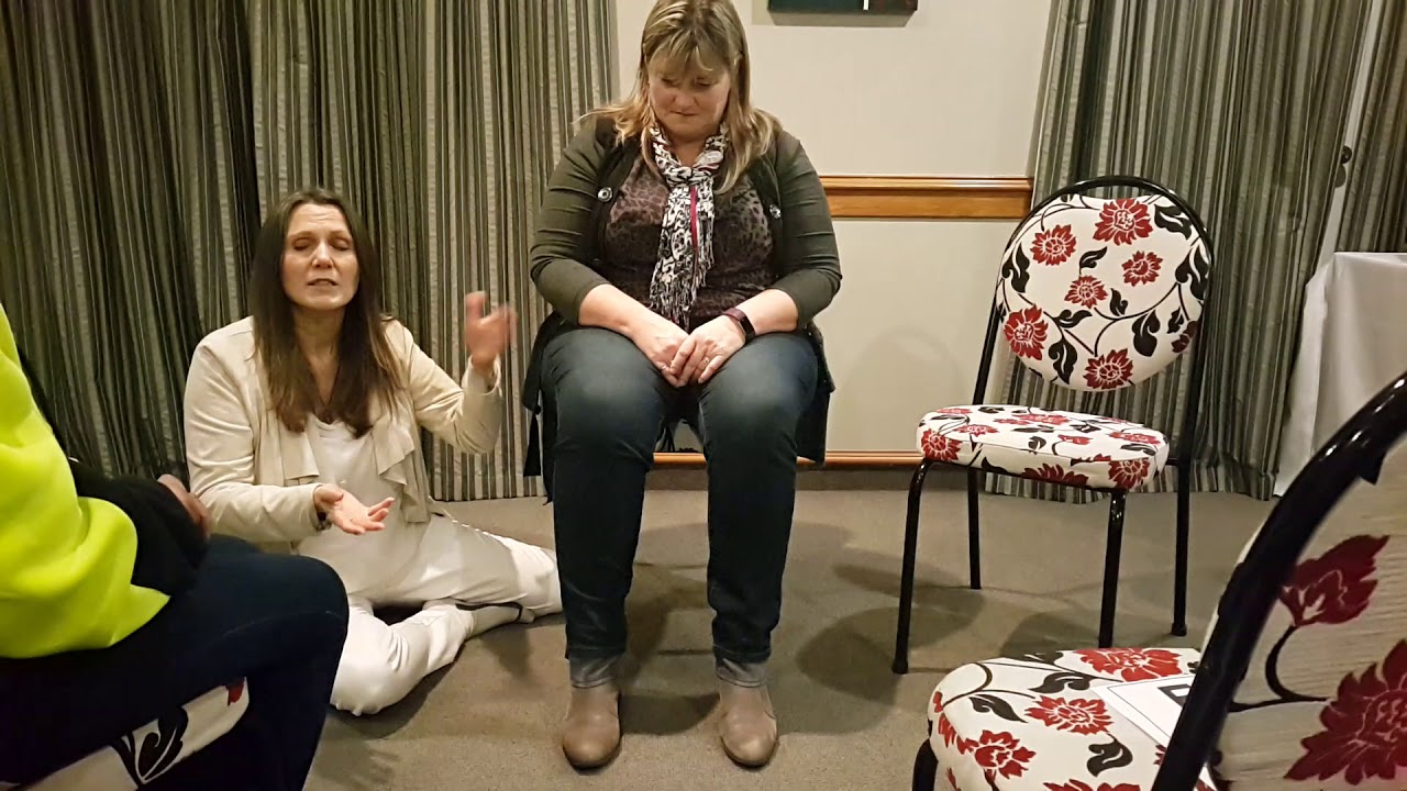 Jeanette Wilson demonstrates what is possible with psychic surgery ...