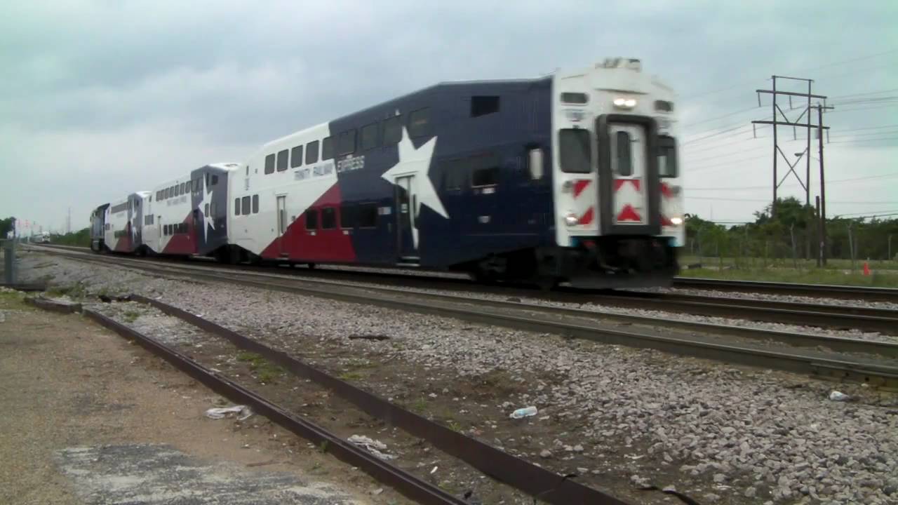 Trinity Railway Express (TRE 126 meets 570) at Dallas, Tx. 05/10/2010 ...