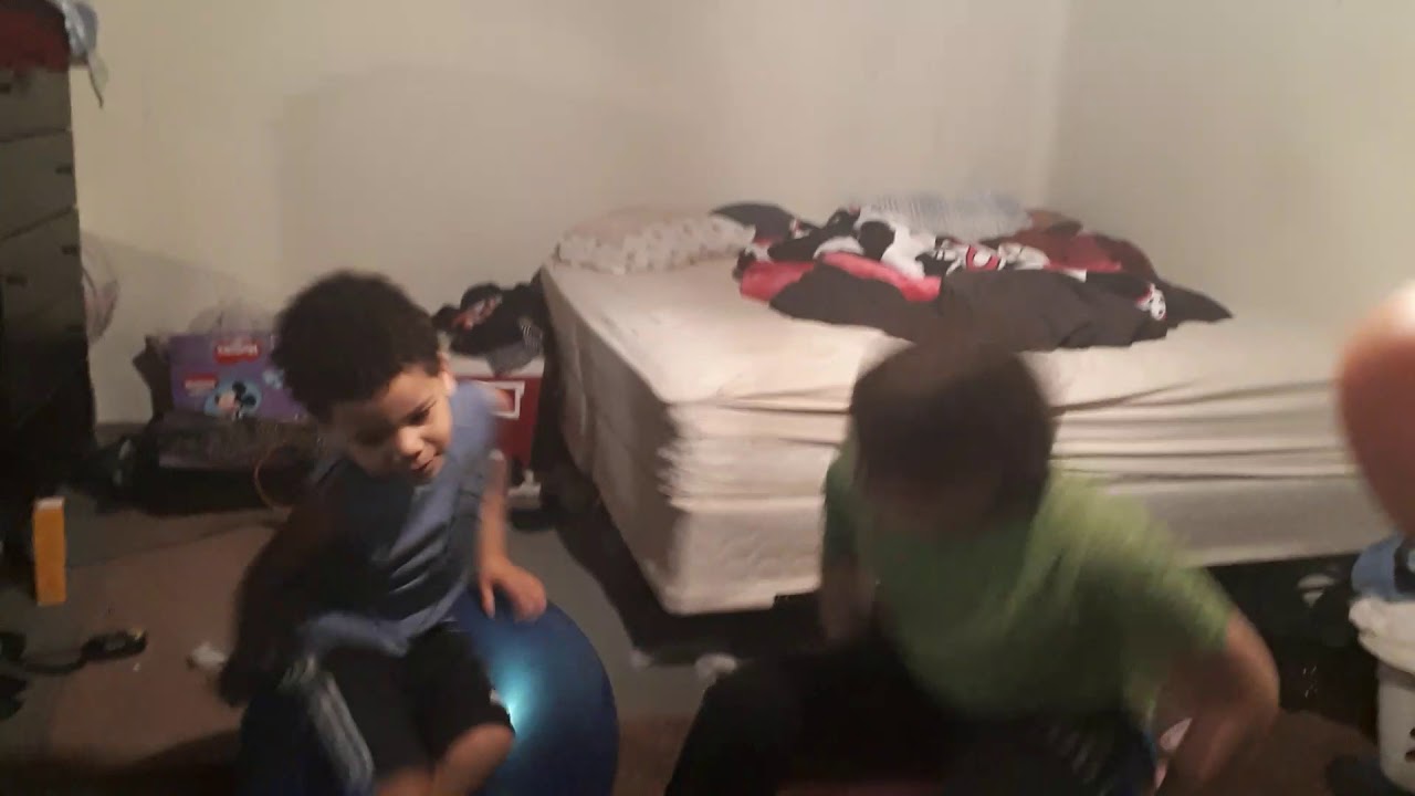 The ultimate asmr lips smacking face close up video i lovenit - YouTube