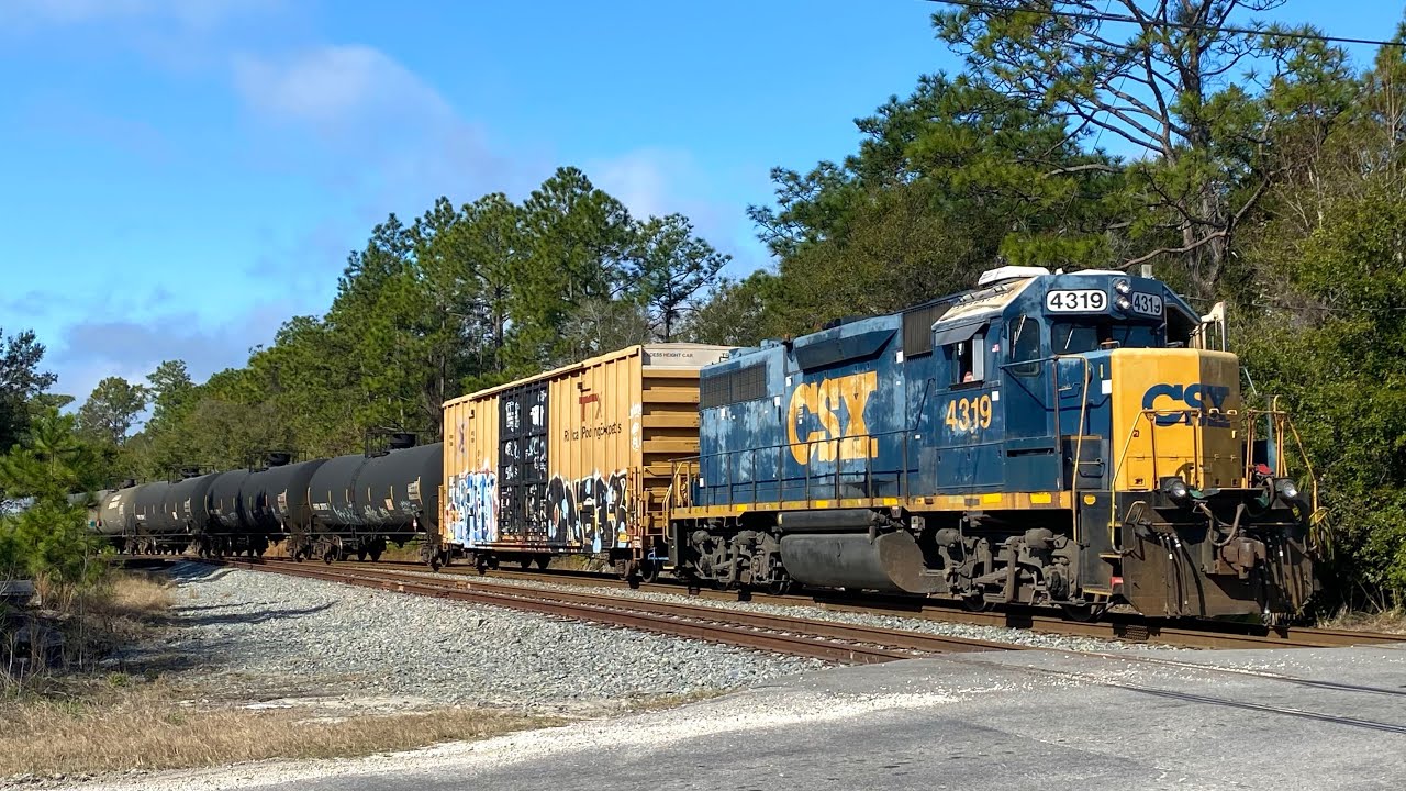 Rare CSX EMD GP39-2 on L716-01 on the Dames Point Spur - YouTube