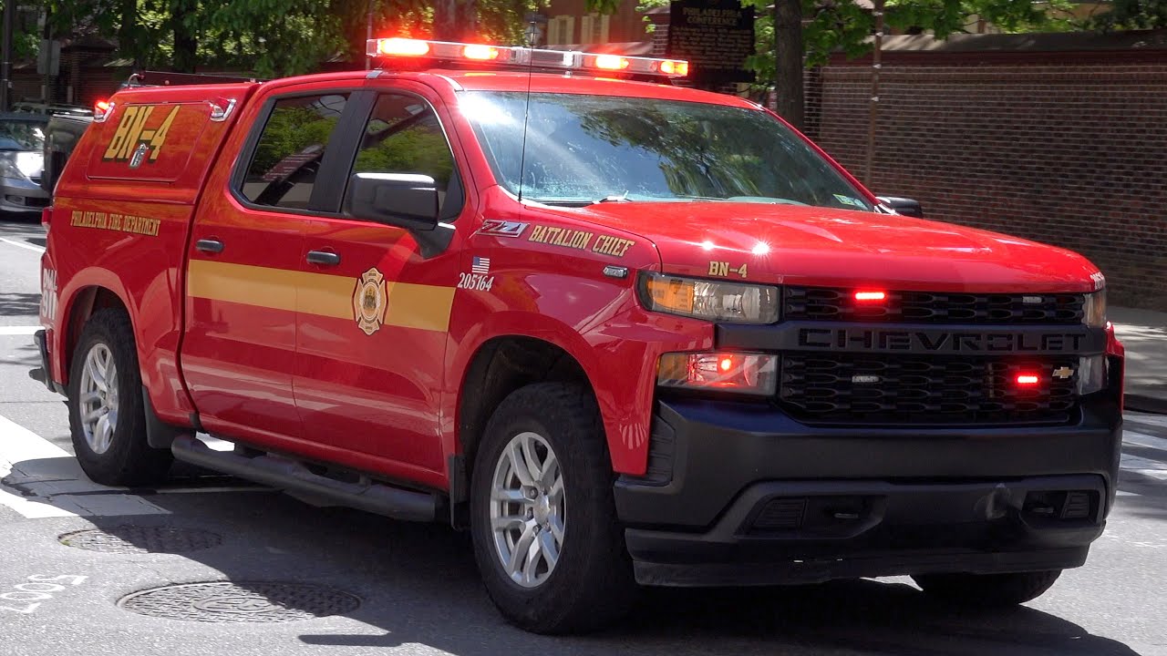 Philadelphia Fire Department Battalion 4 Responding - YouTube
