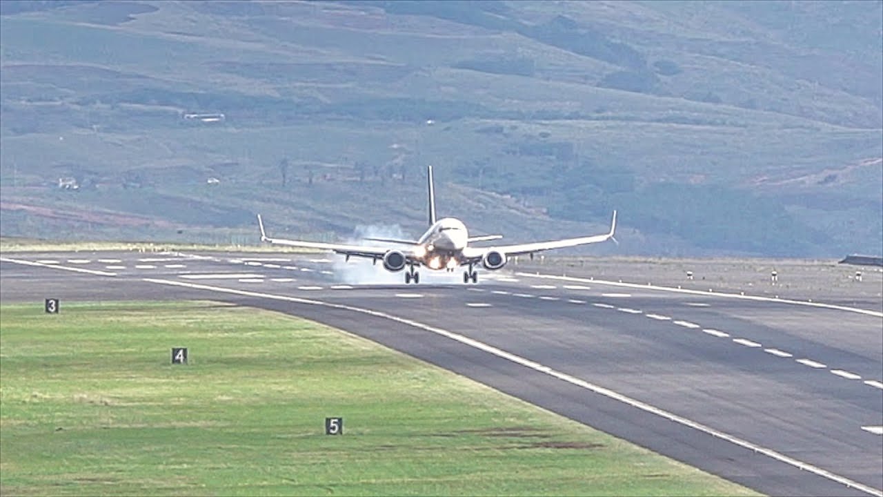 RYANAIR HARD AND BOUNCE LANDING at Madeira Airport - YouTube