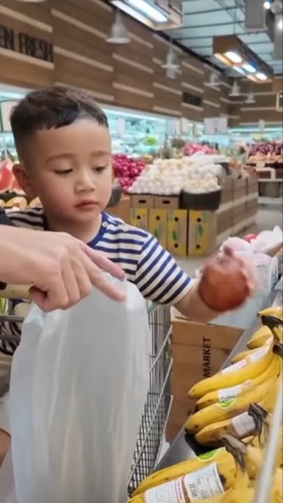 RAYYANZA ANAK HEBAT UDAH BISA DIANDALKAN BANTU BELANJA BULANAN MAMA GIGI - YouTube