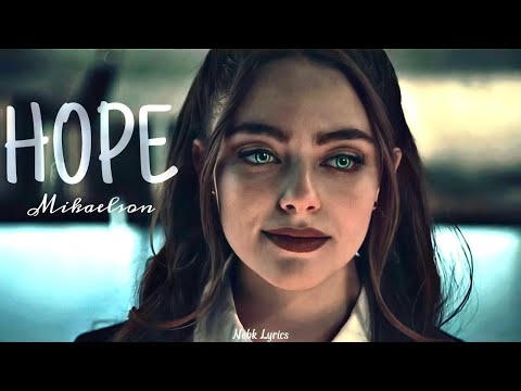 Hope Mikaelson | Prom Queen