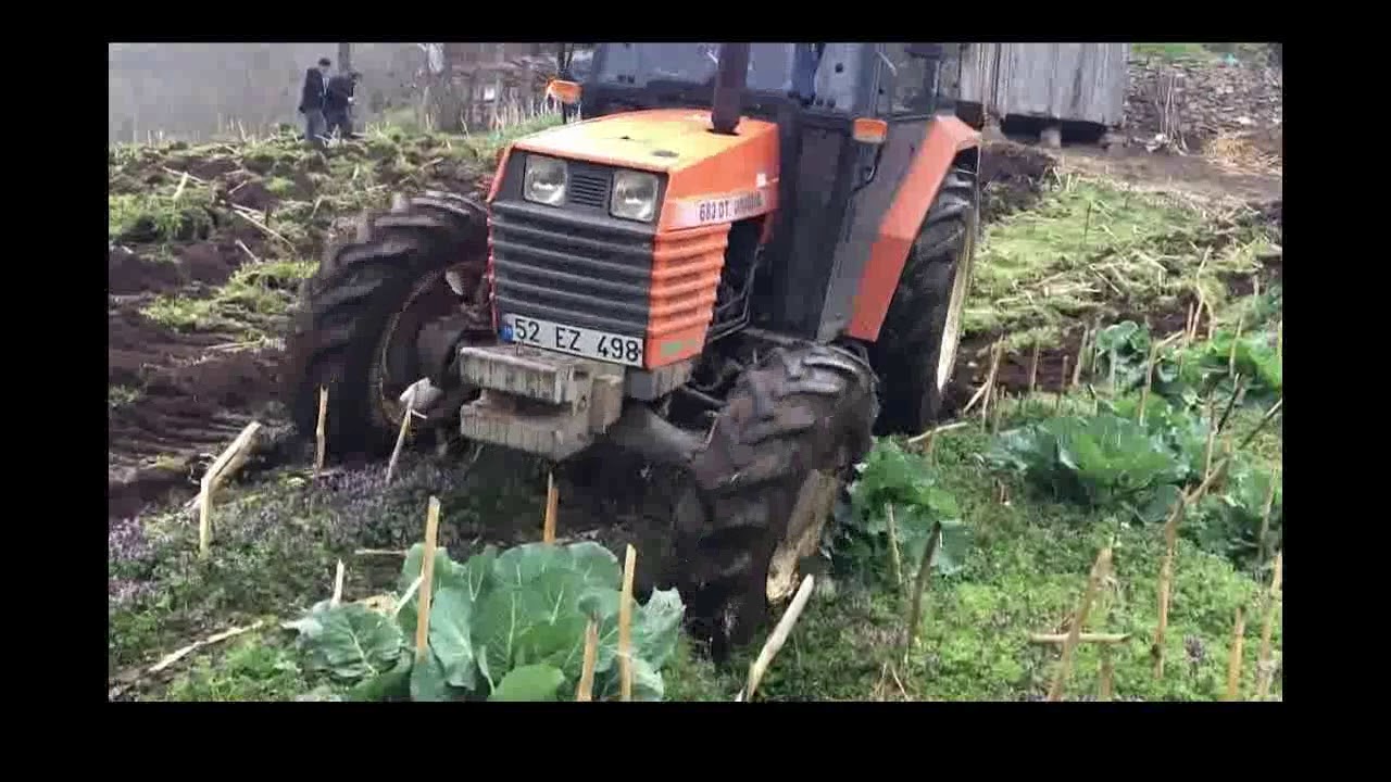Universal 683DT 4x4 3 lü pulluk performansı - YouTube