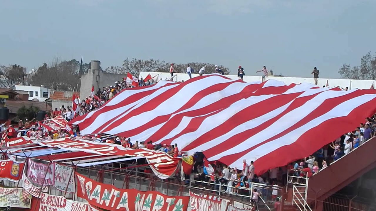 #bandera e hinchas de los andes - YouTube
