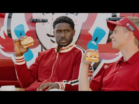 Wendy's Commercial 2022 Reggie Bush Red Shirt Ad Review - YouTube
