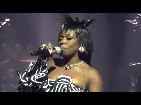 Theodora - Ils me rient tous au nez (Live) Paris, Olympia - Prix Joséphine 2025