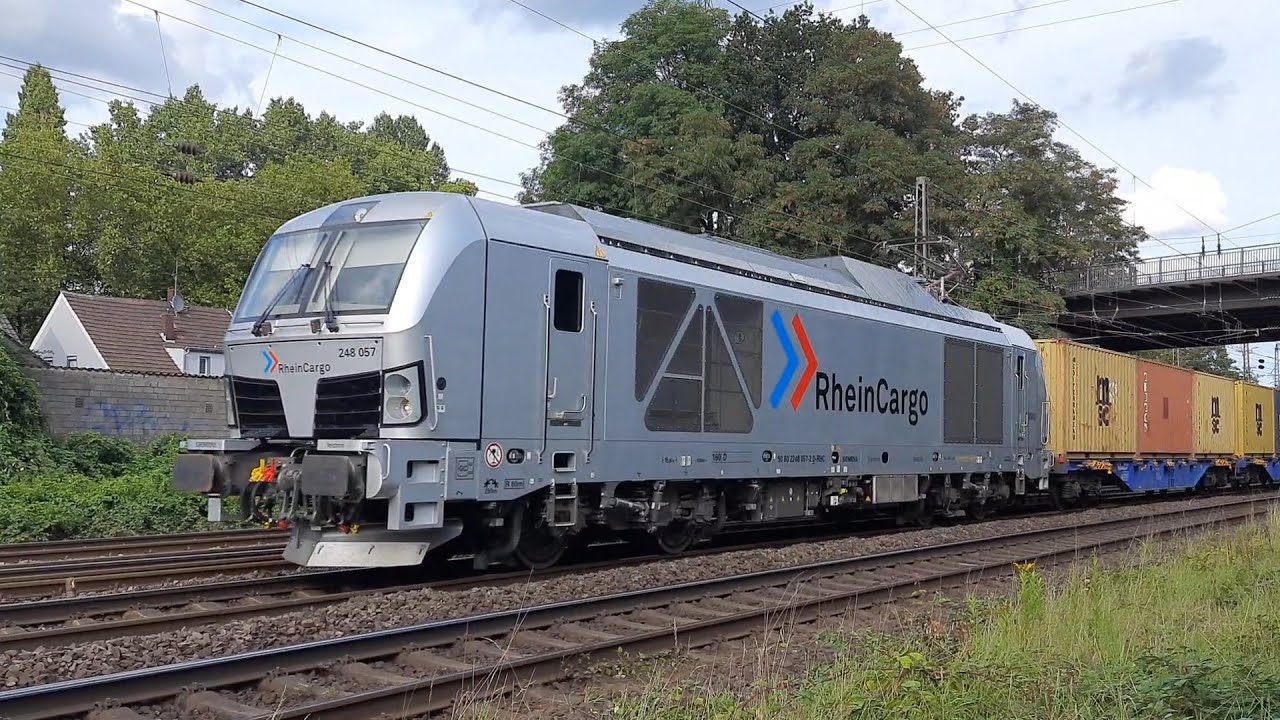 Vectron Dual Mode BR 248 057 von RheinCargo mit Containerzug - YouTube