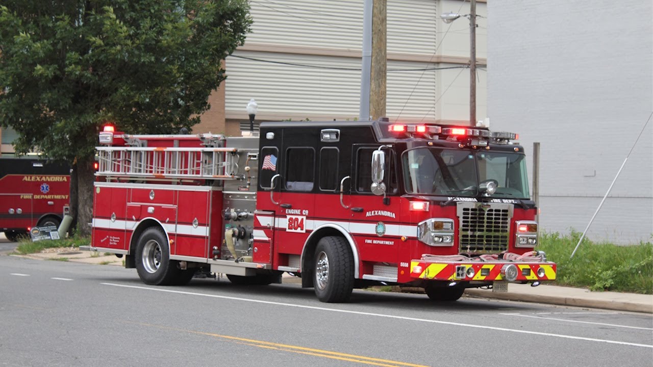 Engines 204 & 422 (Reserve) arriving at a building fire - Alexandria ...